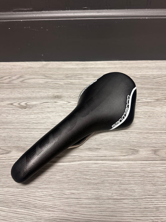 Saddles – Track Lab